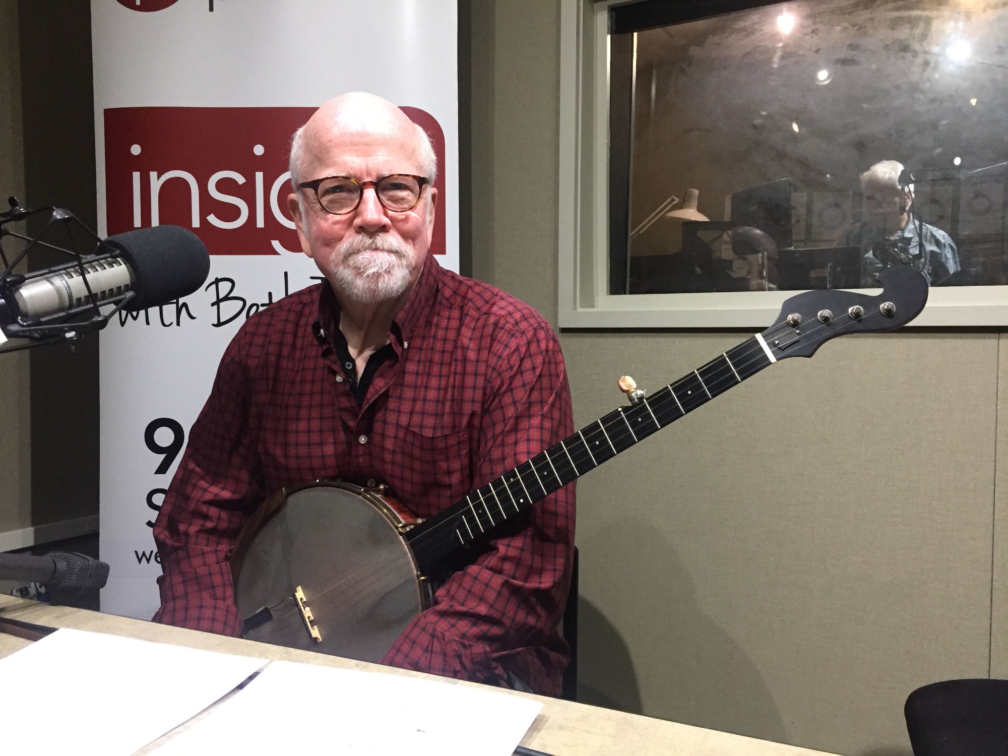 John McCutcheon Celebrates Pete Seeger On 40th Album ‘To Everyone In ...