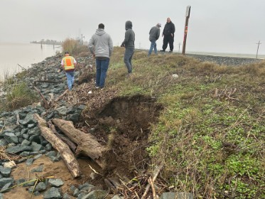Sacramento County declares local emergency over damaged levee on ...